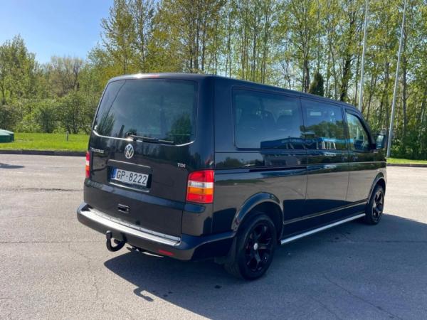 Black Volkswagen Caravelle 2007 in Riga, with an engine capacity of 2.50 L and mileage of 0 thousand km for 9100 €, photo 5 on AUTOMOTO.COM.LV