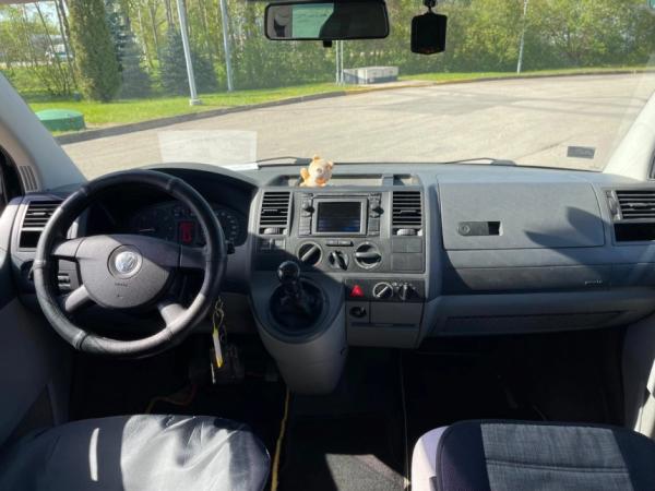 Black Volkswagen Caravelle 2007 in Riga, with an engine capacity of 2.50 L and mileage of 0 thousand km for 9100 €, photo 6 on AUTOMOTO.COM.LV