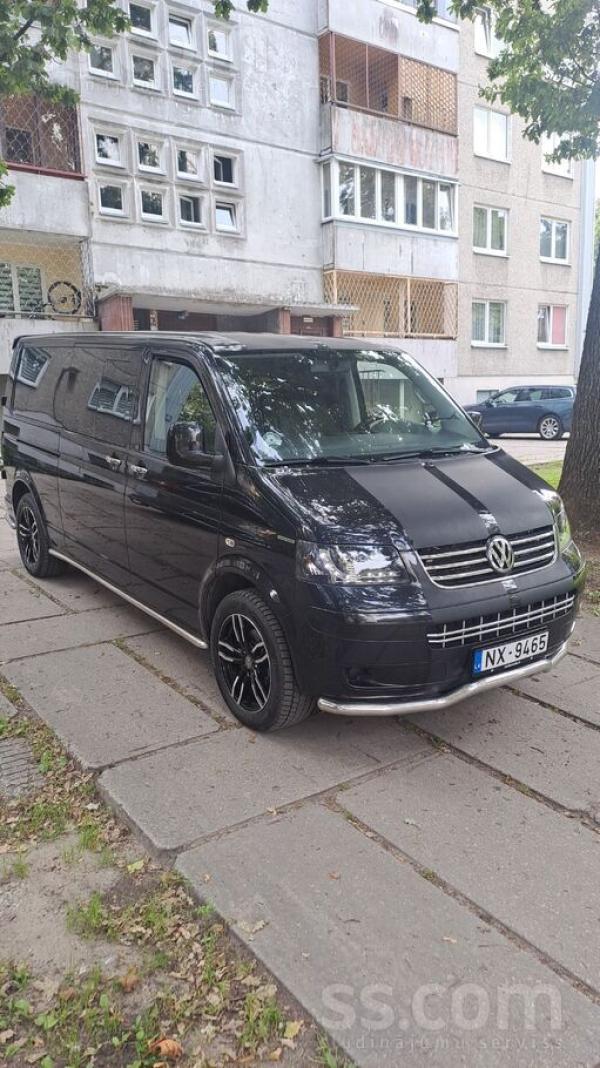 Melns Volkswagen Caravelle 2009 Rīga, ar dzinēja tilpumu 2.50 L un nobraukumu 161 tūkst. km par 12700 €, foto 1 vietnē AUTOMOTO.COM.LV