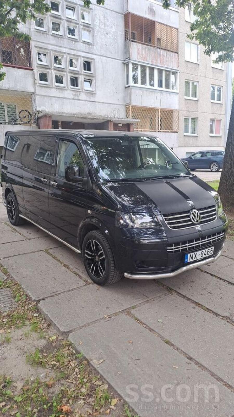 Melns Volkswagen Caravelle 2009 Rīga, ar dzinēja tilpumu 2.50 L un nobraukumu 161 tūkst. km par 12700 €, foto 1 vietnē AUTOMOTO.COM.LV