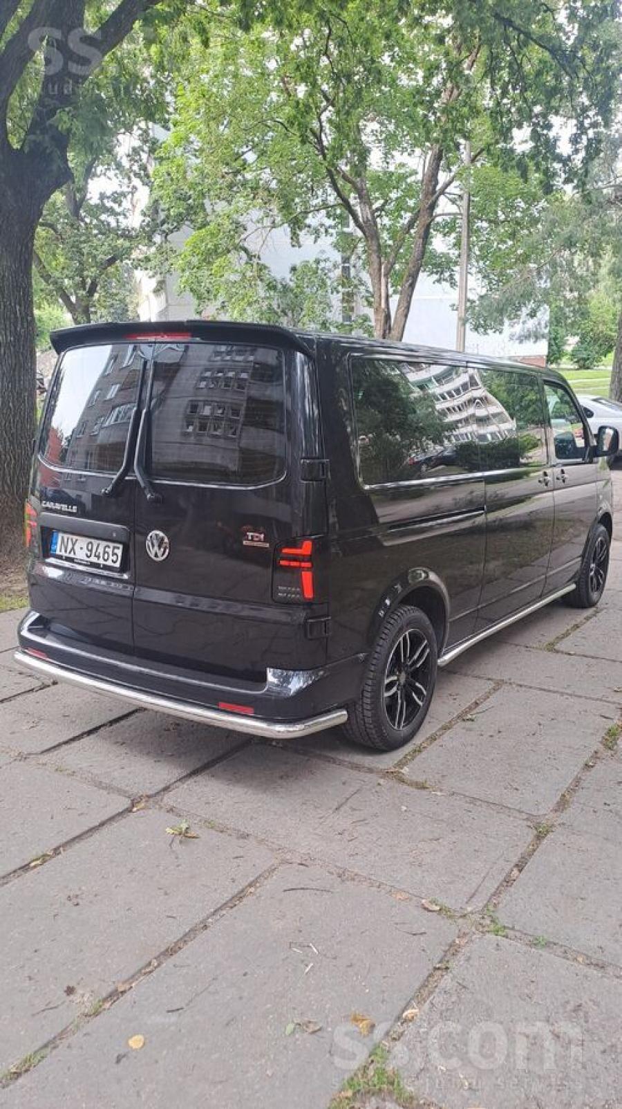 Melns Volkswagen Caravelle 2009 Rīga, ar dzinēja tilpumu 2.50 L un nobraukumu 161 tūkst. km par 12700 €, foto 3 vietnē AUTOMOTO.COM.LV