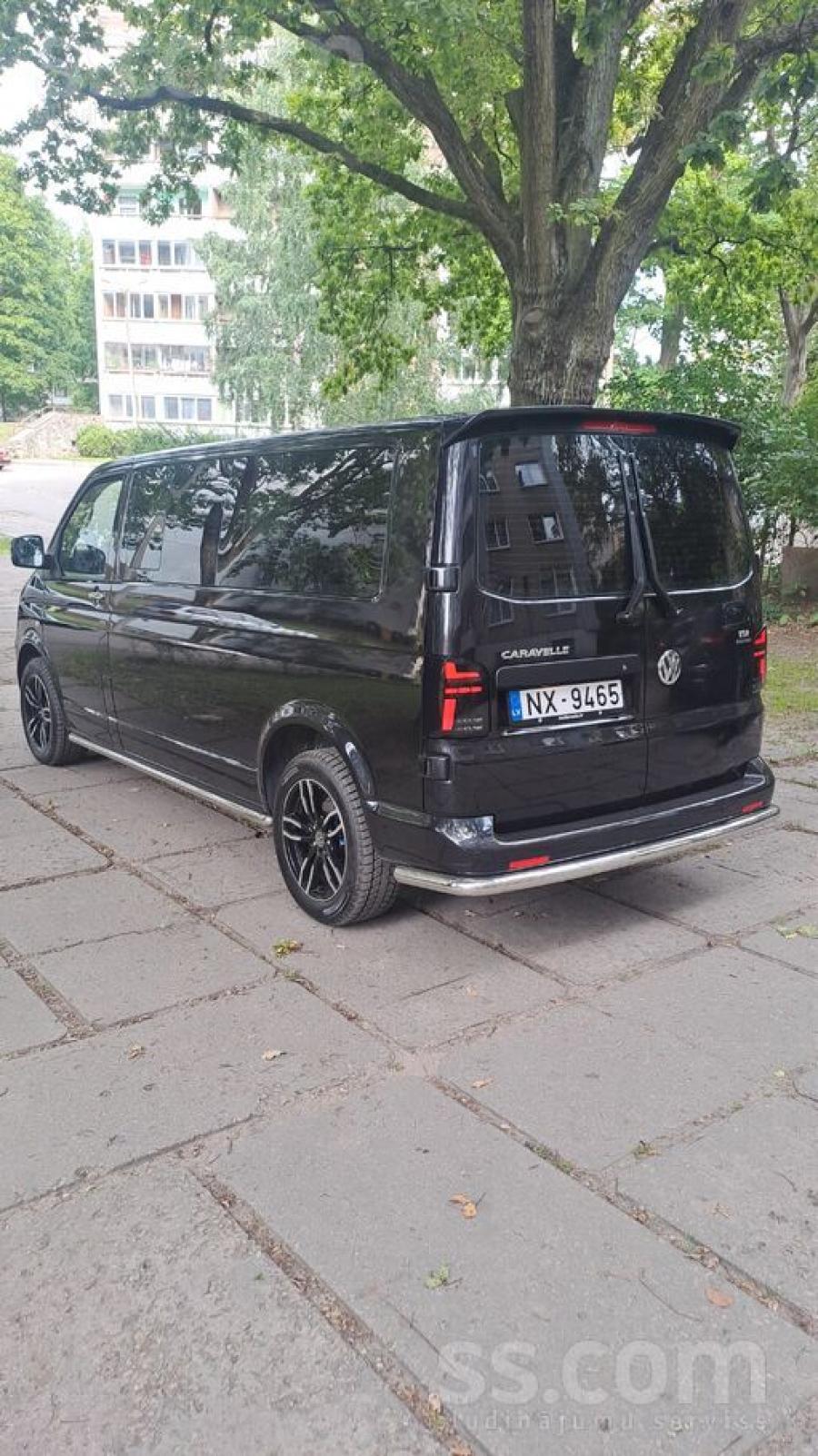 Melns Volkswagen Caravelle 2009 Rīga, ar dzinēja tilpumu 2.50 L un nobraukumu 161 tūkst. km par 12700 €, foto 4 vietnē AUTOMOTO.COM.LV