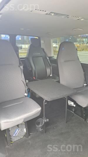 Melns Volkswagen Caravelle 2009 Rīga, ar dzinēja tilpumu 2.50 L un nobraukumu 161 tūkst. km par 12700 €, foto 13 vietnē AUTOMOTO.COM.LV