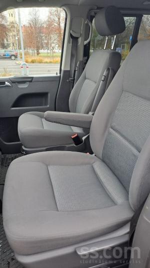 Melns Volkswagen Caravelle 2009 Rīga, ar dzinēja tilpumu 2.50 L un nobraukumu 161 tūkst. km par 12700 €, foto 16 vietnē AUTOMOTO.COM.LV