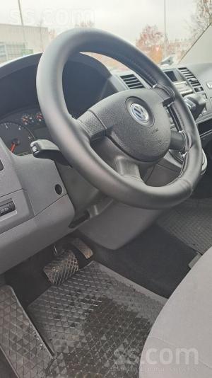 Melns Volkswagen Caravelle 2009 Rīga, ar dzinēja tilpumu 2.50 L un nobraukumu 161 tūkst. km par 12700 €, foto 17 vietnē AUTOMOTO.COM.LV