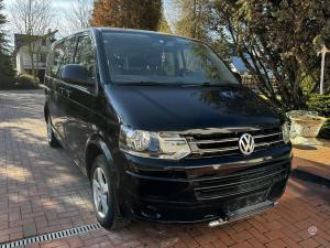 Melns Volkswagen Caravelle 2010 Panevēža, ar dzinēja tilpumu 1.97 L un nobraukumu 270 tūkst. km par 8600 €, foto  vietnē AUTOMOTO.COM.LV