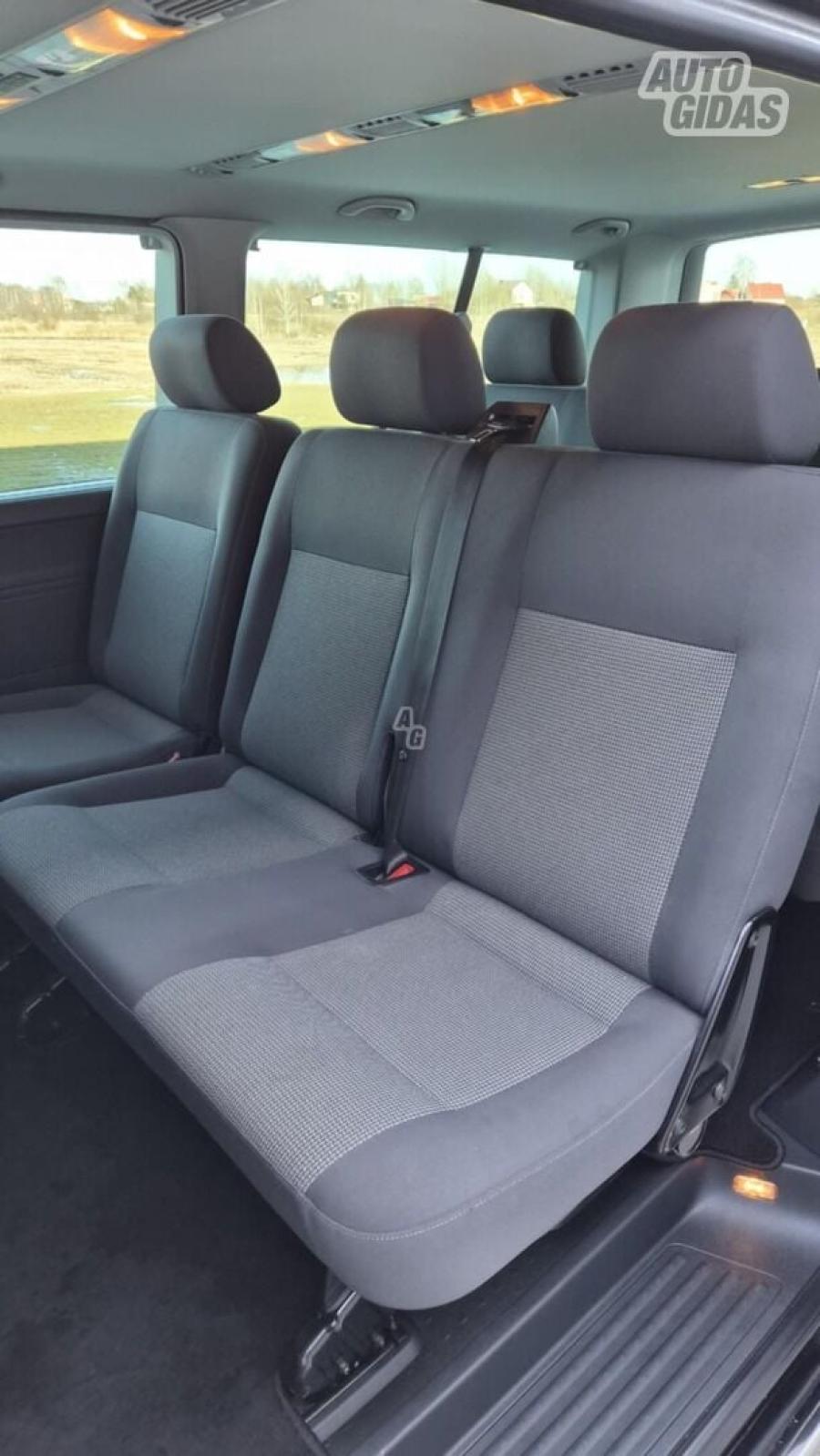 Melns Volkswagen Caravelle 2012 Šauļi, ar dzinēja tilpumu 2.00 L un nobraukumu 266 tūkst. km par 12900 €, foto 10 vietnē AUTOMOTO.COM.LV