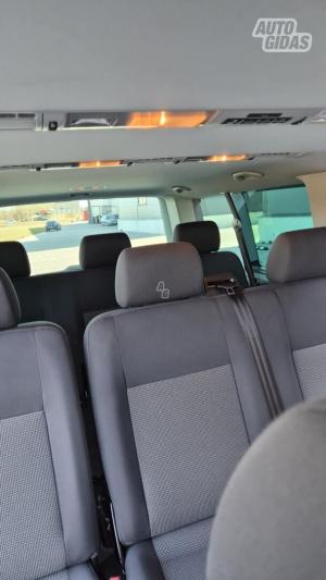 Melns Volkswagen Caravelle 2012 Šauļi, ar dzinēja tilpumu 2.00 L un nobraukumu 266 tūkst. km par 12900 €, foto 12 vietnē AUTOMOTO.COM.LV