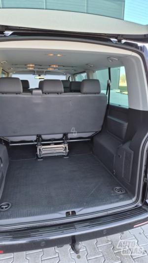 Melns Volkswagen Caravelle 2012 Šauļi, ar dzinēja tilpumu 2.00 L un nobraukumu 266 tūkst. km par 12900 €, foto 17 vietnē AUTOMOTO.COM.LV