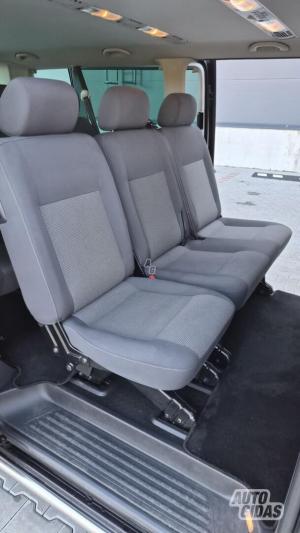 Melns Volkswagen Caravelle 2012 Šauļi, ar dzinēja tilpumu 2.00 L un nobraukumu 266 tūkst. km par 12900 €, foto 20 vietnē AUTOMOTO.COM.LV