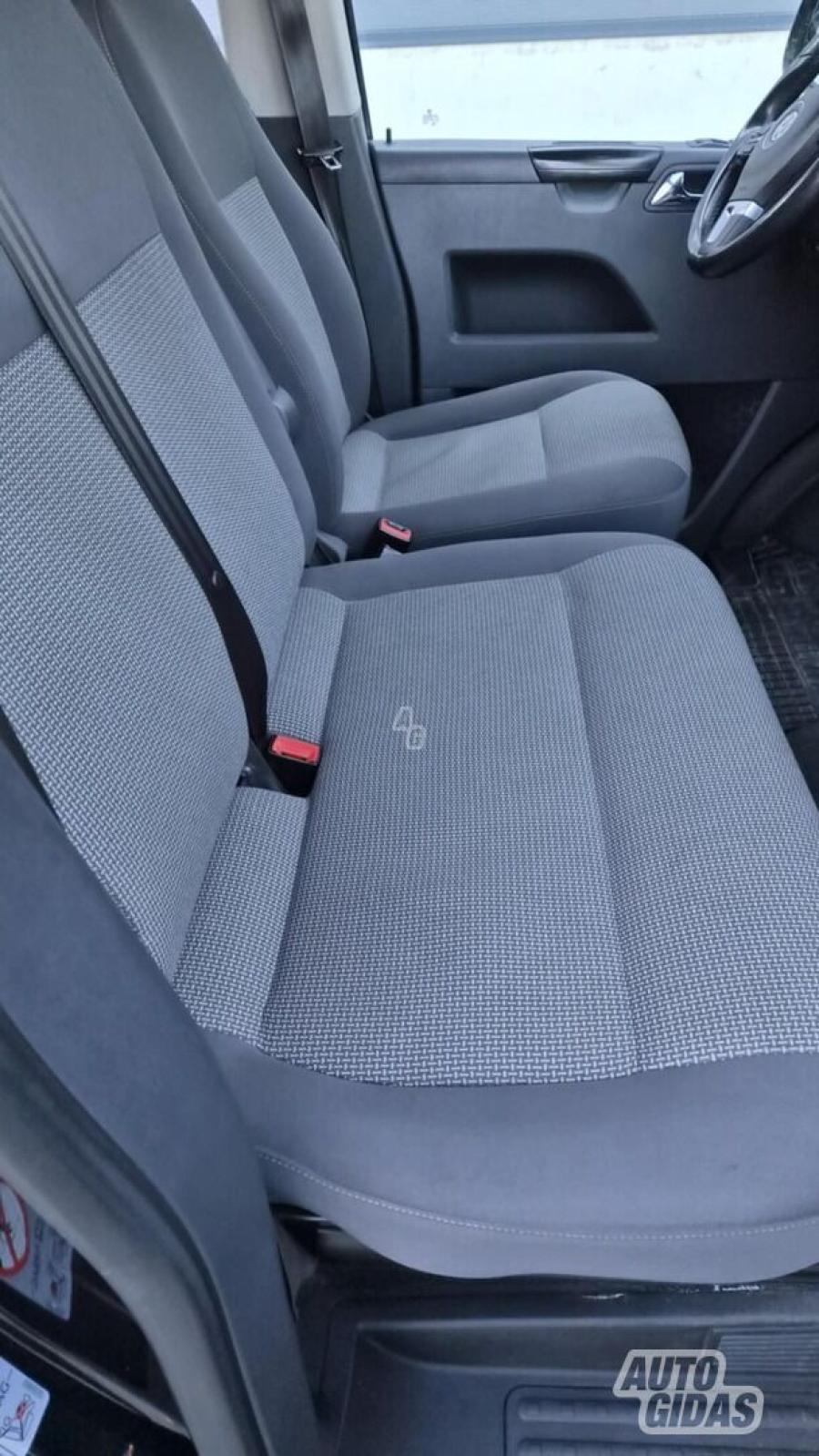 Melns Volkswagen Caravelle 2012 Šauļi, ar dzinēja tilpumu 2.00 L un nobraukumu 266 tūkst. km par 12900 €, foto 21 vietnē AUTOMOTO.COM.LV