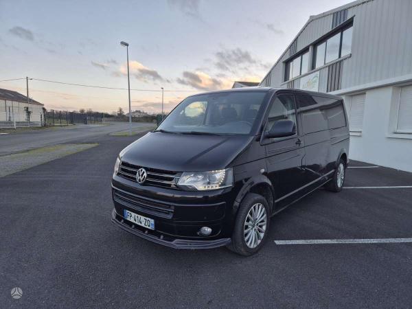 Melns Volkswagen Caravelle 2013 Tauragė, ar dzinēja tilpumu 2.00 L un nobraukumu 151 tūkst. km par 13200 €, foto 1 vietnē AUTOMOTO.COM.LV