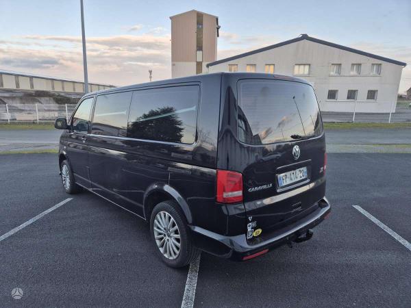 Melns Volkswagen Caravelle 2013 Tauragė, ar dzinēja tilpumu 2.00 L un nobraukumu 151 tūkst. km par 13200 €, foto 2 vietnē AUTOMOTO.COM.LV