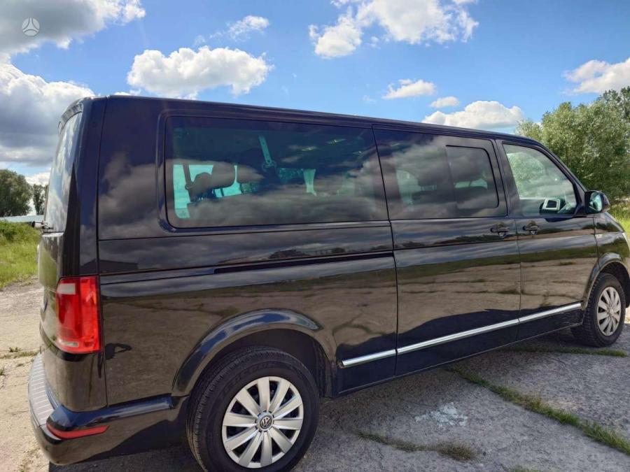 Melns Volkswagen Caravelle 2019 Tauragė, ar dzinēja tilpumu 1.97 L un nobraukumu 324 tūkst. km par 17500 €, foto 9 vietnē AUTOMOTO.COM.LV