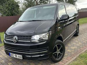 Black Volkswagen Caravelle 2020 in Vilnius, with an engine capacity of 1.97 L and mileage of 215 thousand km for 19350 €, photo 5 on AUTOMOTO.COM.LV