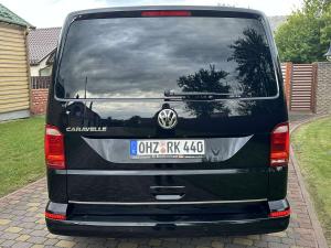 Black Volkswagen Caravelle 2020 in Vilnius, with an engine capacity of 1.97 L and mileage of 215 thousand km for 19350 €, photo 7 on AUTOMOTO.COM.LV