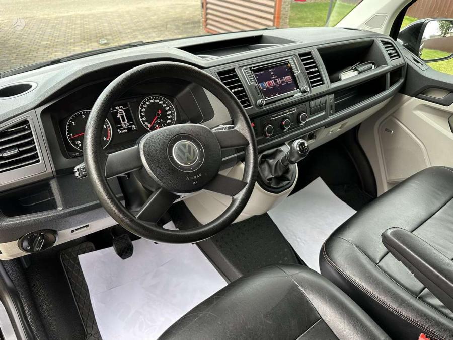 Black Volkswagen Caravelle 2020 in Vilnius, with an engine capacity of 1.97 L and mileage of 215 thousand km for 19350 €, photo 10 on AUTOMOTO.COM.LV