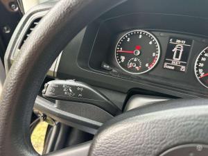 Black Volkswagen Caravelle 2020 in Vilnius, with an engine capacity of 1.97 L and mileage of 215 thousand km for 19350 €, photo 11 on AUTOMOTO.COM.LV