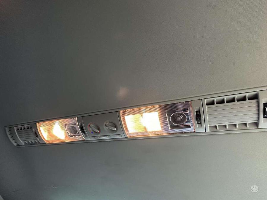 Black Volkswagen Caravelle 2020 in Vilnius, with an engine capacity of 1.97 L and mileage of 215 thousand km for 19350 €, photo 16 on AUTOMOTO.COM.LV