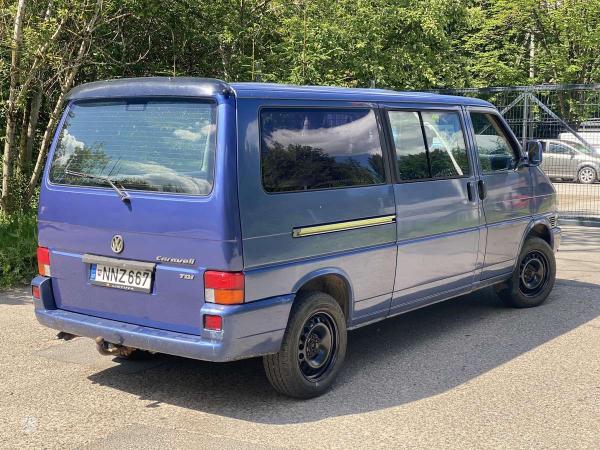 Blue Volkswagen Caravelle 1996 in Vilnius, with an engine capacity of 2.50 L and mileage of 390 thousand km for 3449 €, photo 2 on AUTOMOTO.COM.LV