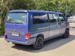 Blue Volkswagen Caravelle 1996 in Vilnius, with an engine capacity of 2.50 L and mileage of 390 thousand km for 3449 €, photo 3 on AUTOMOTO.COM.LV