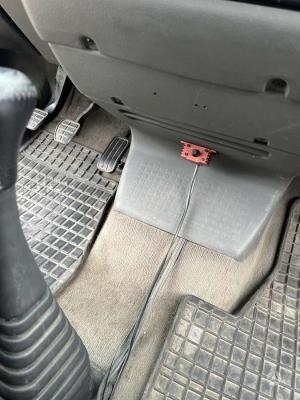 Zils Volkswagen Caravelle 1997 Šauļi, ar dzinēja tilpumu 2.50 L un nobraukumu 430 tūkst. km par 3700 €, foto 15 vietnē AUTOMOTO.COM.LV