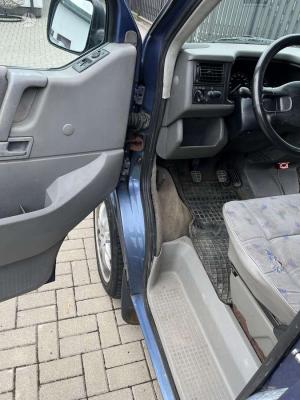 Zils Volkswagen Caravelle 1997 Šauļi, ar dzinēja tilpumu 2.50 L un nobraukumu 430 tūkst. km par 3700 €, foto 19 vietnē AUTOMOTO.COM.LV