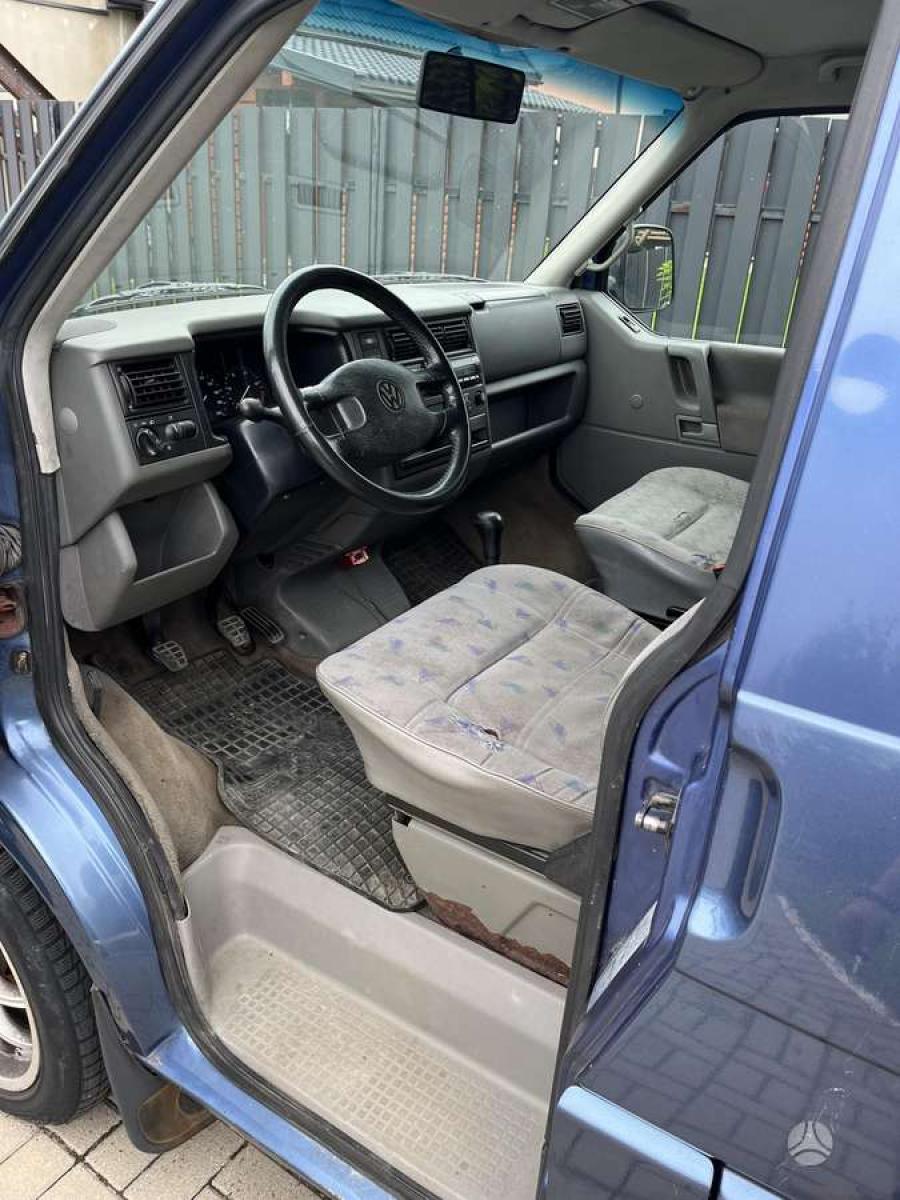 Zils Volkswagen Caravelle 1997 Šauļi, ar dzinēja tilpumu 2.50 L un nobraukumu 430 tūkst. km par 3700 €, foto 23 vietnē AUTOMOTO.COM.LV