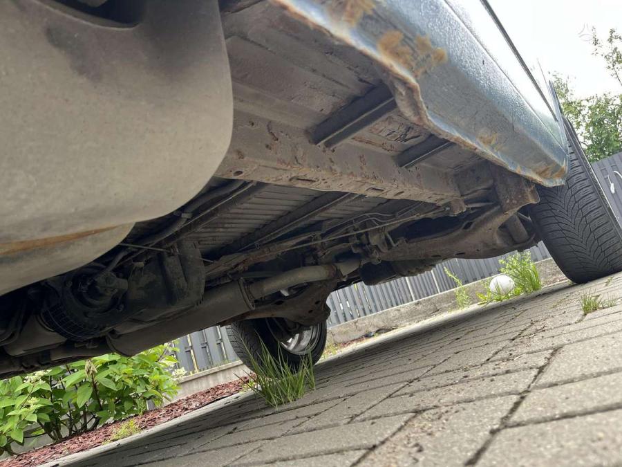 Zils Volkswagen Caravelle 1997 Šauļi, ar dzinēja tilpumu 2.50 L un nobraukumu 430 tūkst. km par 3700 €, foto 25 vietnē AUTOMOTO.COM.LV