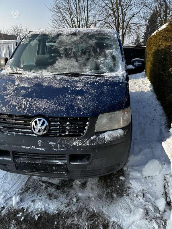 Blue Volkswagen Caravelle 2006 in Taurage, with an engine capacity of 2.00 L and mileage of 285 thousand km for 4750 €, photo 2 on AUTOMOTO.COM.LV