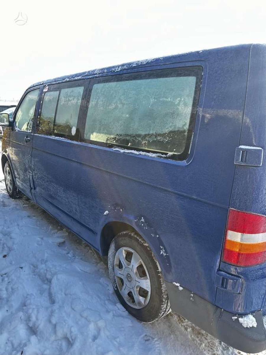 Zils Volkswagen Caravelle 2006 Tauragė, ar dzinēja tilpumu 2.00 L un nobraukumu 285 tūkst. km par 4750 €, foto 5 vietnē AUTOMOTO.COM.LV