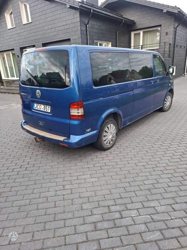 Zils Volkswagen Caravelle 2008 Šilalė, ar dzinēja tilpumu 2.50 L un nobraukumu 423 tūkst. km par 2200 €, foto 2 vietnē AUTOMOTO.COM.LV