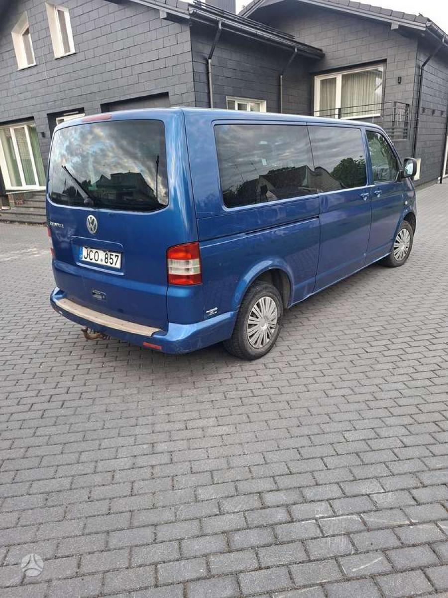 Zils Volkswagen Caravelle 2008 Šilalė, ar dzinēja tilpumu 2.50 L un nobraukumu 423 tūkst. km par 2200 €, foto 3 vietnē AUTOMOTO.COM.LV