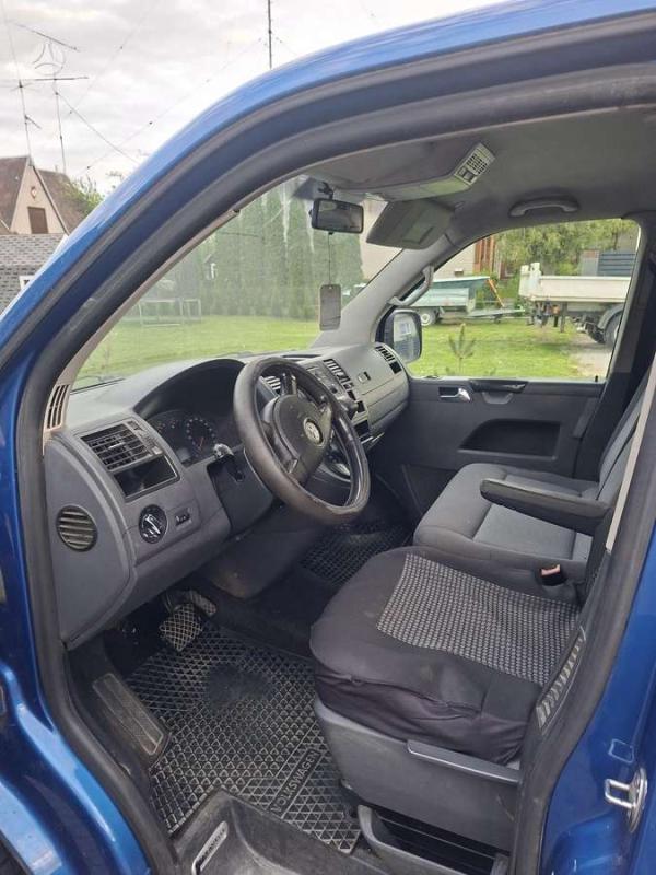 Zils Volkswagen Caravelle 2008 Šilalė, ar dzinēja tilpumu 2.50 L un nobraukumu 423 tūkst. km par 2200 €, foto 5 vietnē AUTOMOTO.COM.LV