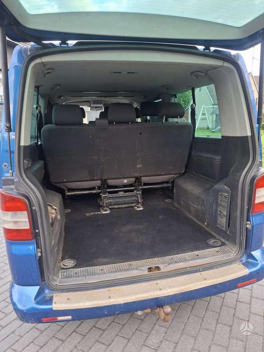 Zils Volkswagen Caravelle 2008 Šilalė, ar dzinēja tilpumu 2.50 L un nobraukumu 423 tūkst. km par 2200 €, foto 9 vietnē AUTOMOTO.COM.LV