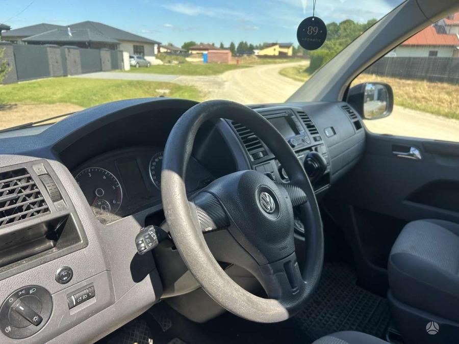 Zils Volkswagen Caravelle 2010 Šauļi, ar dzinēja tilpumu 2.00 L un nobraukumu 510 tūkst. km par 5350 €, foto 9 vietnē AUTOMOTO.COM.LV