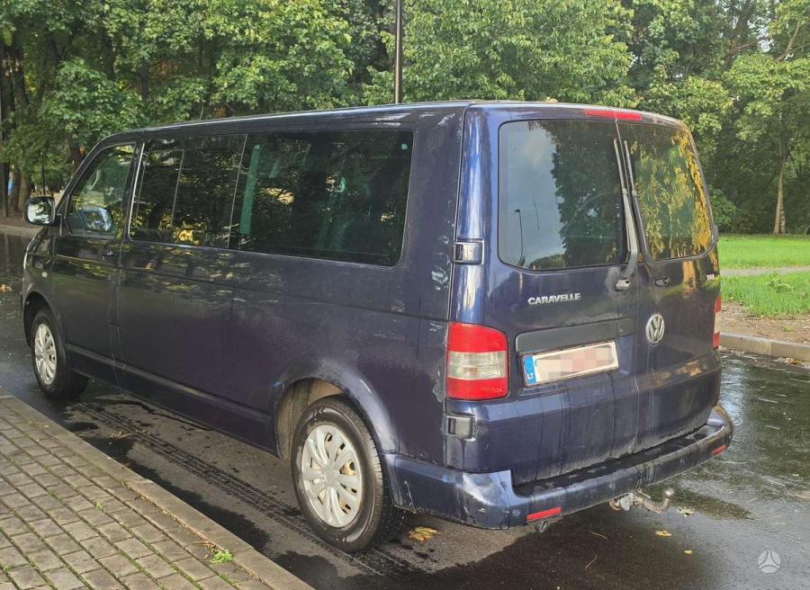 Zils Volkswagen Caravelle 2011 Viļņa, ar dzinēja tilpumu 2.00 L un nobraukumu 190 tūkst. km par 3800 €, foto 6 vietnē AUTOMOTO.COM.LV
