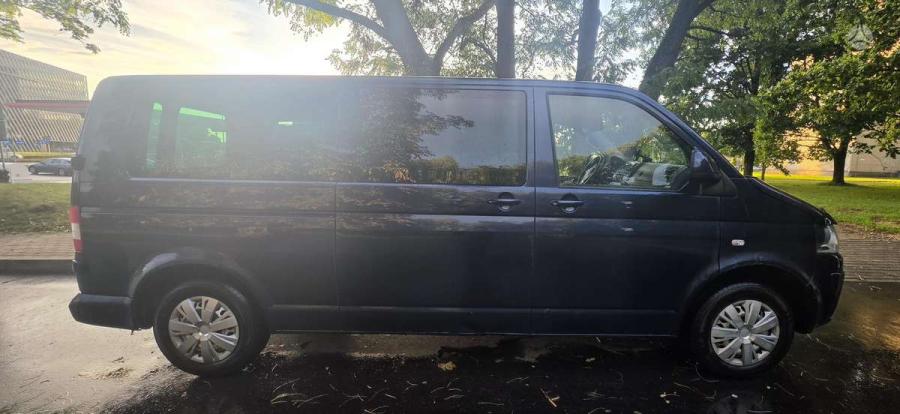 Zils Volkswagen Caravelle 2011 Viļņa, ar dzinēja tilpumu 2.00 L un nobraukumu 190 tūkst. km par 3800 €, foto 9 vietnē AUTOMOTO.COM.LV