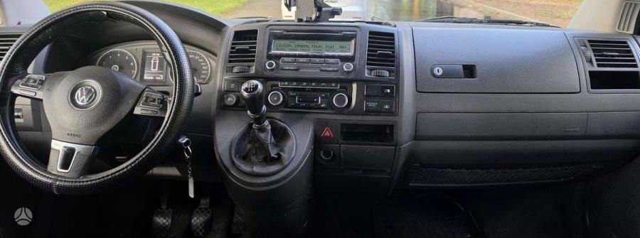 Zils Volkswagen Caravelle 2011 Viļņa, ar dzinēja tilpumu 2.00 L un nobraukumu 190 tūkst. km par 3800 €, foto 10 vietnē AUTOMOTO.COM.LV