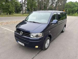 Zils Volkswagen Caravelle 2013 Daugavpils, ar dzinēja tilpumu 2.00 L un nobraukumu 499 tūkst. km par 9100 €, foto  vietnē AUTOMOTO.COM.LV