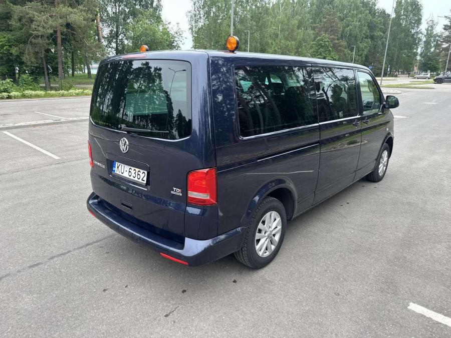 Zils Volkswagen Caravelle 2013 Daugavpils, ar dzinēja tilpumu 2.00 L un nobraukumu 499 tūkst. km par 9100 €, foto 6 vietnē AUTOMOTO.COM.LV