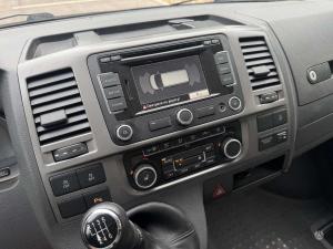 Zils Volkswagen Caravelle 2013 Daugavpils, ar dzinēja tilpumu 2.00 L un nobraukumu 499 tūkst. km par 9100 €, foto 13 vietnē AUTOMOTO.COM.LV