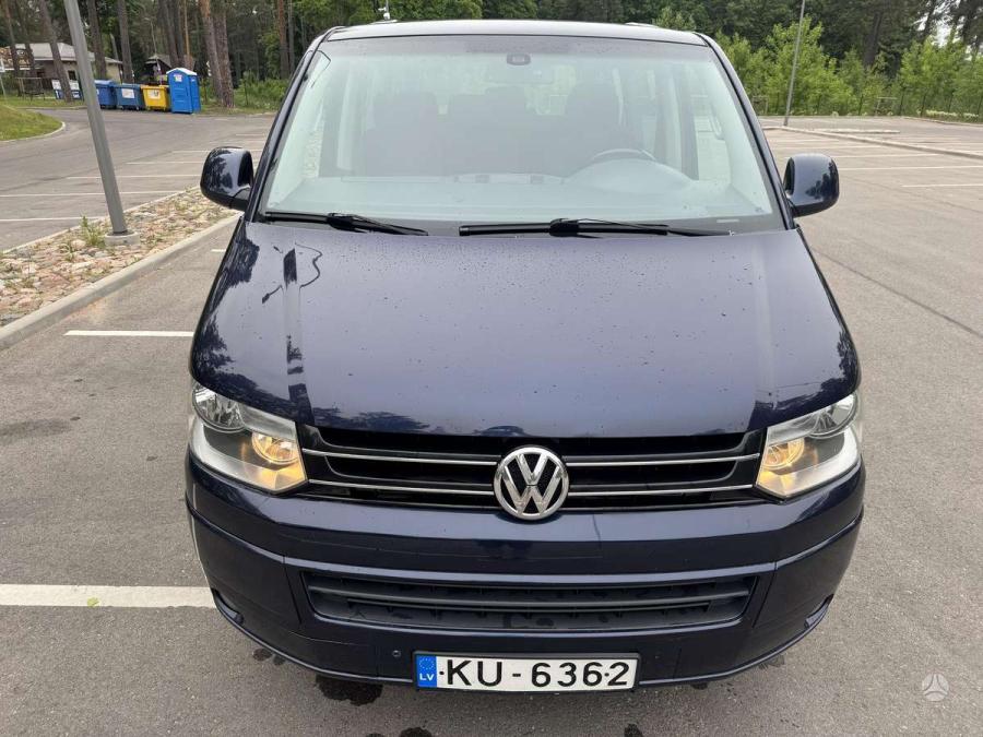 Zils Volkswagen Caravelle 2013 Daugavpils, ar dzinēja tilpumu 2.00 L un nobraukumu 499 tūkst. km par 9100 €, foto 26 vietnē AUTOMOTO.COM.LV