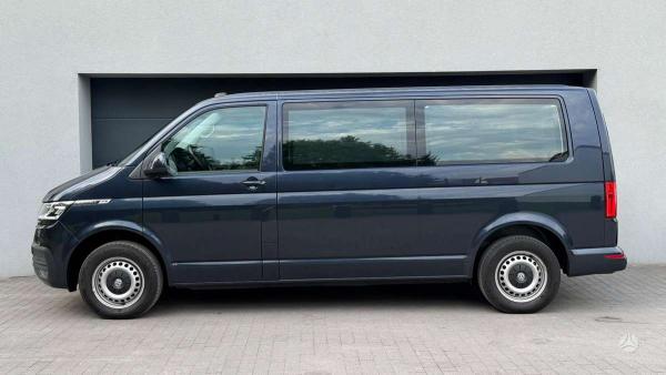 Blue Volkswagen Caravelle 2024 in Jonava, with an engine capacity of 1.97 L and mileage of 300 thousand km for 28500 €, photo 7 on AUTOMOTO.COM.LV