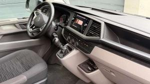 Blue Volkswagen Caravelle 2024 in Jonava, with an engine capacity of 1.97 L and mileage of 300 thousand km for 28500 €, photo 12 on AUTOMOTO.COM.LV