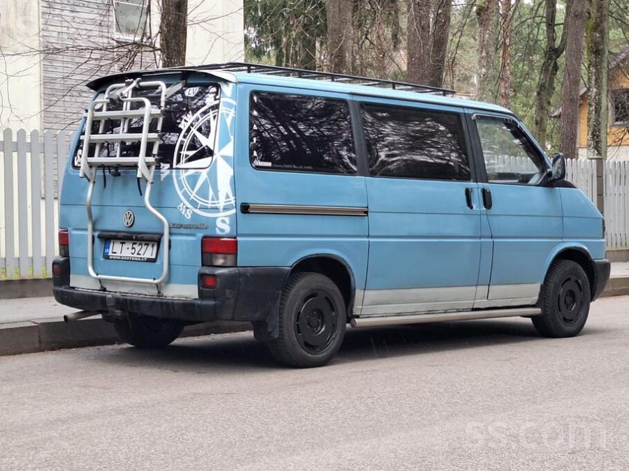 Blue Volkswagen Caravelle 1991 in Riga, with an engine capacity of 2.40 L and mileage of 500 thousand km for 1750 €, photo 2 on AUTOMOTO.COM.LV