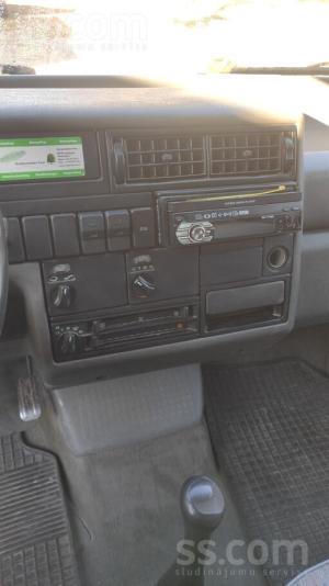 Blue Volkswagen Caravelle 1991 in Ludza, with an engine capacity of 2.40 L and mileage of 266 thousand km for 1700 €, photo 7 on AUTOMOTO.COM.LV