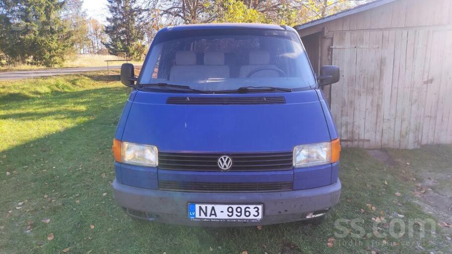 Blue Volkswagen Caravelle 1991 in Ludza, with an engine capacity of 2.40 L and mileage of 266 thousand km for 1700 €, photo 11 on AUTOMOTO.COM.LV