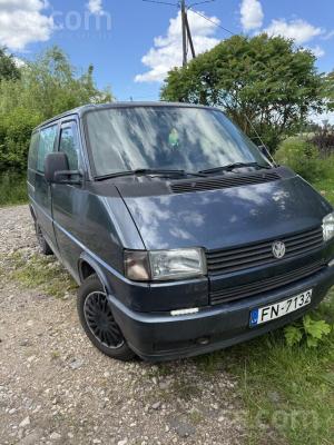 Zils Volkswagen Caravelle 1991 Daugavpils, ar dzinēja tilpumu 2.40 L un nobraukumu 363 tūkst. km par 1500 €, foto  vietnē AUTOMOTO.COM.LV