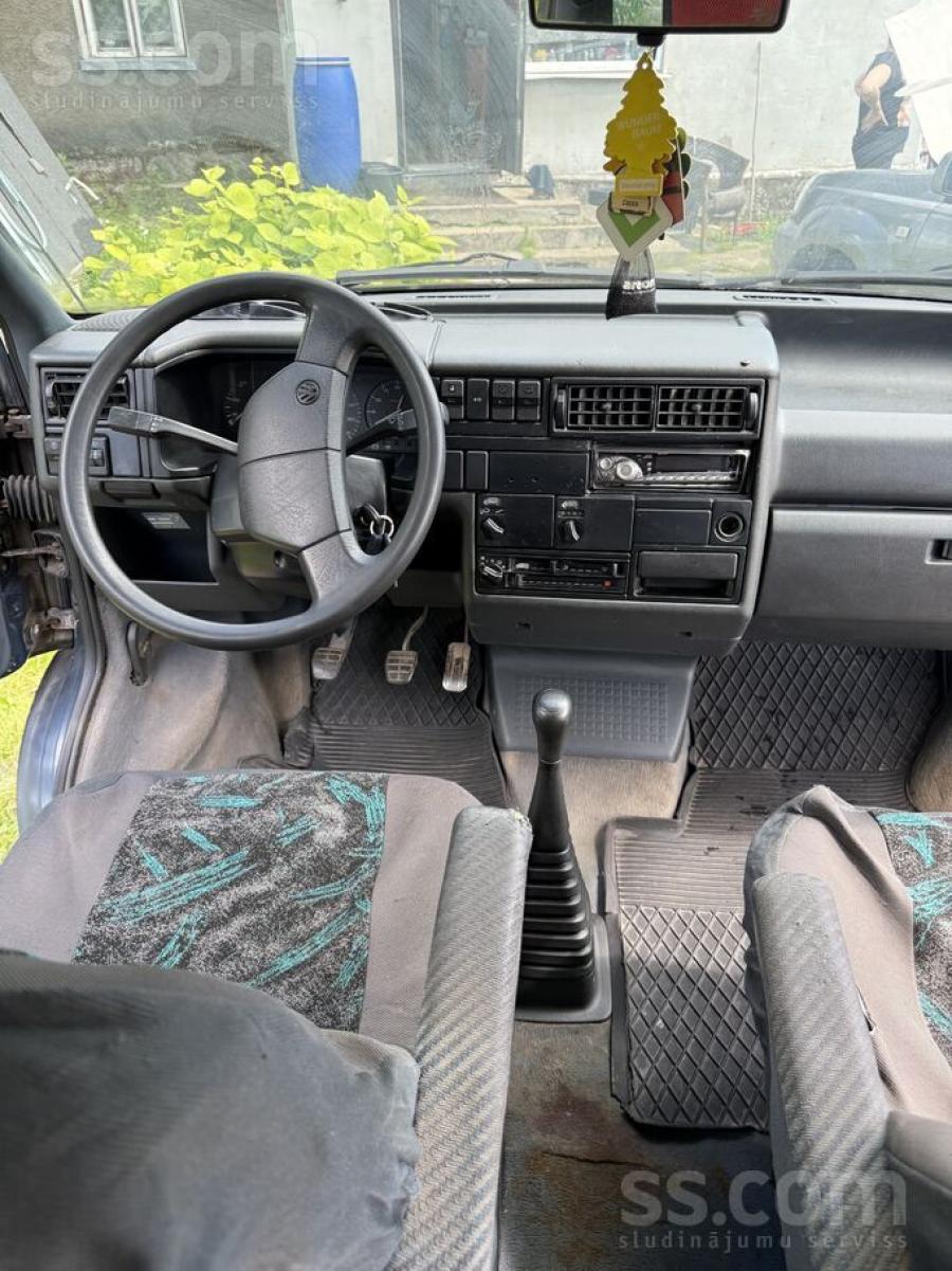 Zils Volkswagen Caravelle 1991 Daugavpils, ar dzinēja tilpumu 2.40 L un nobraukumu 363 tūkst. km par 1500 €, foto 8 vietnē AUTOMOTO.COM.LV